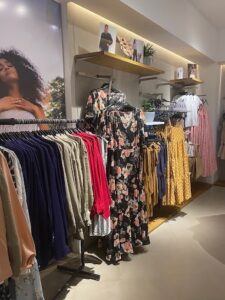 Arienti - Colombo - Ceylon Pages