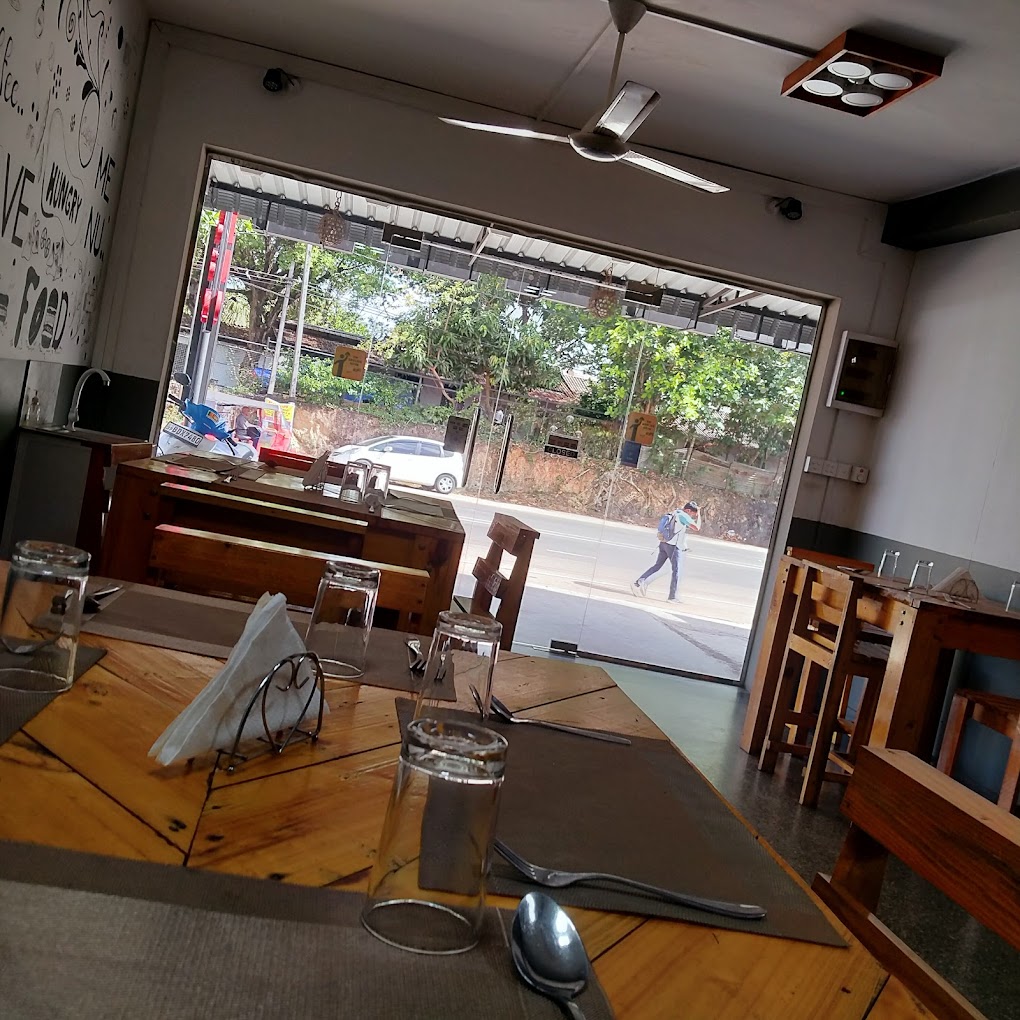 Royal Mount Restaurant - Homagama - Ceylon Pages